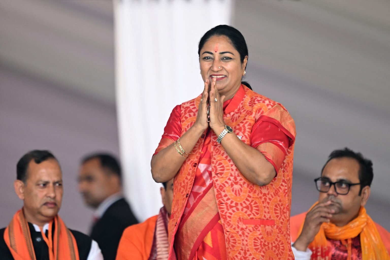 Delhi CM Rekha Gupta Steps in to Handle Crucial Departments - Hey News